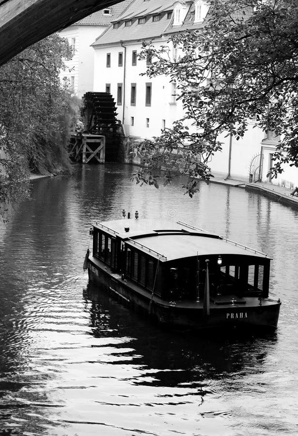 Molino Del ` S Del Diablo Con El Barco Imagen de archivo editorial ...