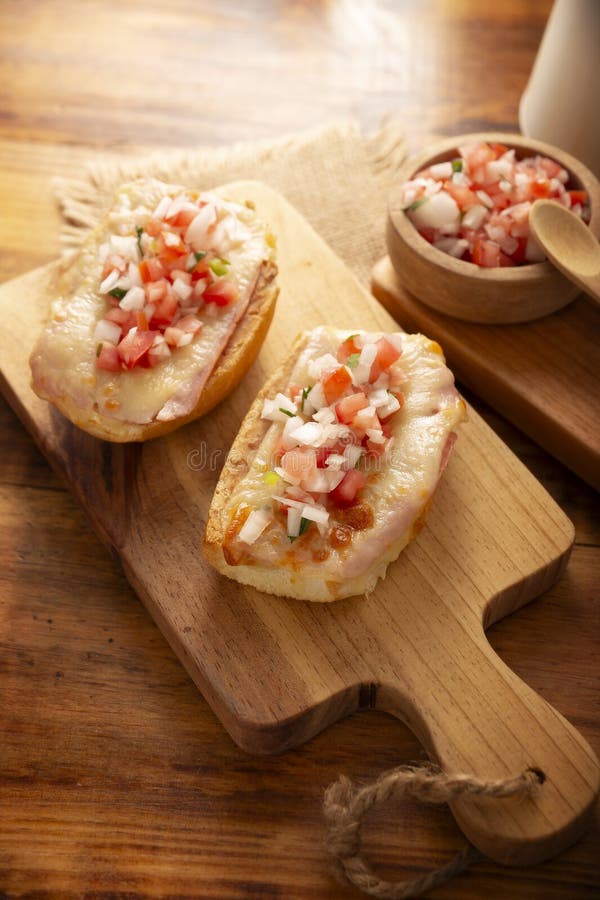 Molletes breakfast recipe stock image. Image of mexican - 305620469