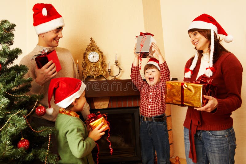 Momento feliz imagen de archivo. Imagen de poco, hermoso - 12005685