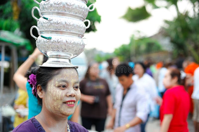 Mon Women Carrying Things with Her Head Editorial Stock Photo - Image ...