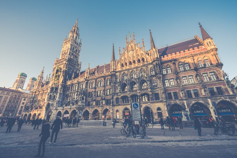 Monachium Niemcy, Janurary, - 20, 2017: Marienplatz Jest Centra ...