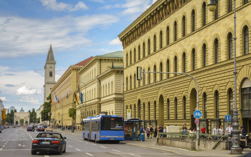 Monachium W Centrum Ulica, Niemcy Obraz Stock Editorial - Obraz ...