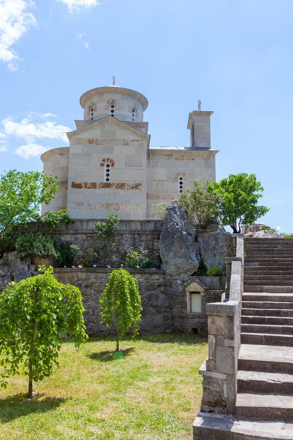 Ostrog Ortodox Monaster. Montenegro Zdjęcie Editorial - Obraz złożonej ...