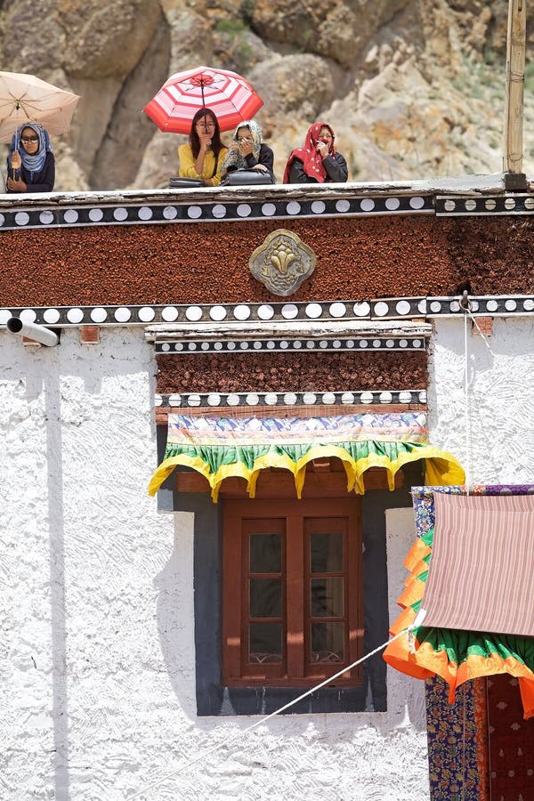 Monasterio De Hemis, Ladakh, La India Foto editorial - Imagen de danza ...