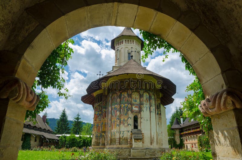 Monasterio De Moldovita, Rumania Imagen de archivo - Imagen de rumano ...