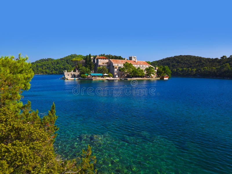 Monasterio En La Isla Mljet En Croatia Imagen de archivo - Imagen de ...