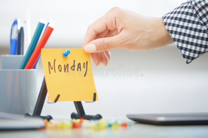 Monday Text on Adhesive Note Stock Image - Image of monday, paper ...