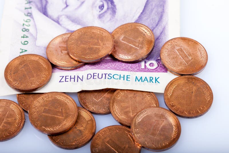 Vieja moneda alemana foto de archivo. Imagen de euro - 35363524