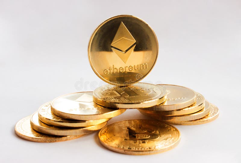 Moneda Crypto En Un Fondo Blanco Fotografía editorial - Imagen de ...