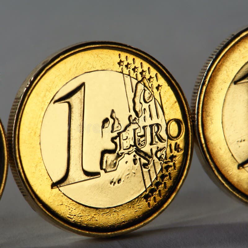 Moneda euro foto de archivo. Imagen de objeto, dinero - 4006270