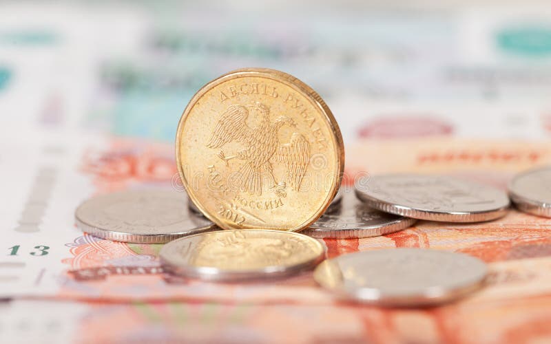 Moneda Rusa, Rublo: Billetes De Banco Y Monedas Imagen de archivo ...