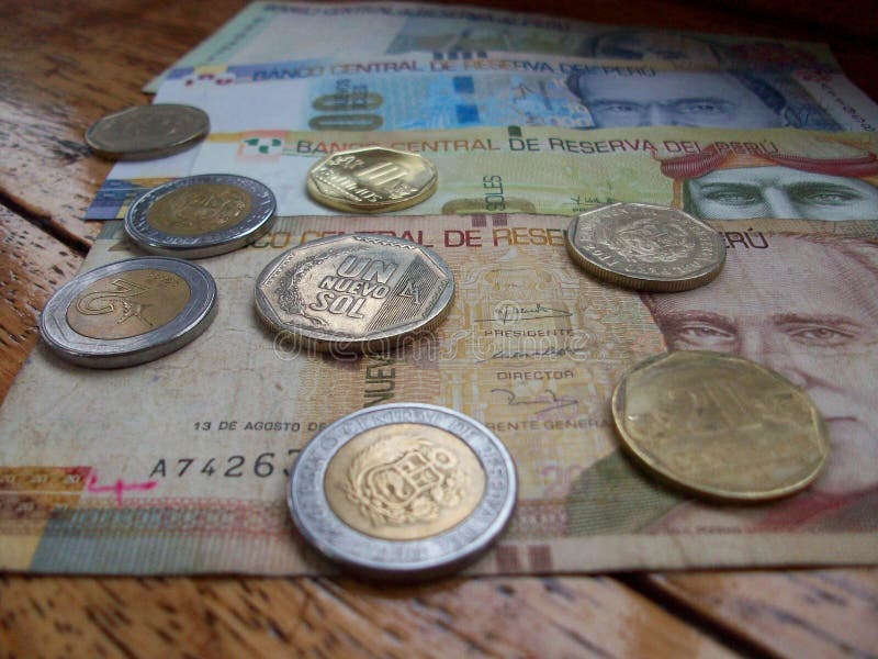 Moneda Peruana De 20 Del Nuevo Centimos Del Solenoide Imagen de archivo ...