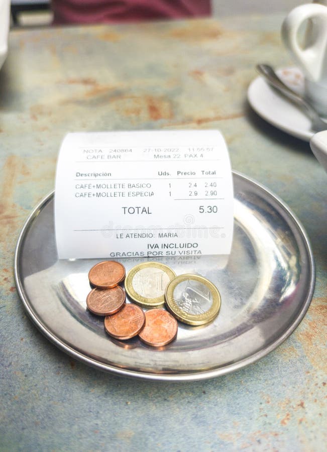Money Change and Receipt on Plate at Terrace Bar Stock Photo - Image of ...