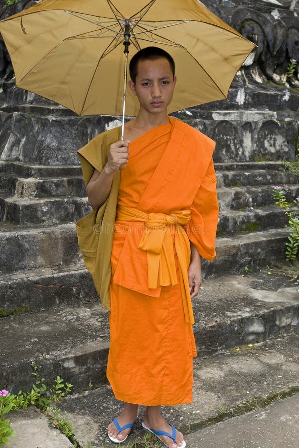 Monge Buddhistic Em Luang Prabang, Laos Foto de Stock - Imagem de homem ...