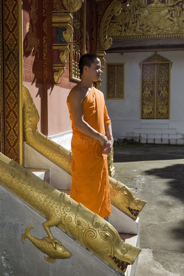 Monge Buddhistic, Luang Prabang, Laos Foto de Stock - Imagem de ouro ...