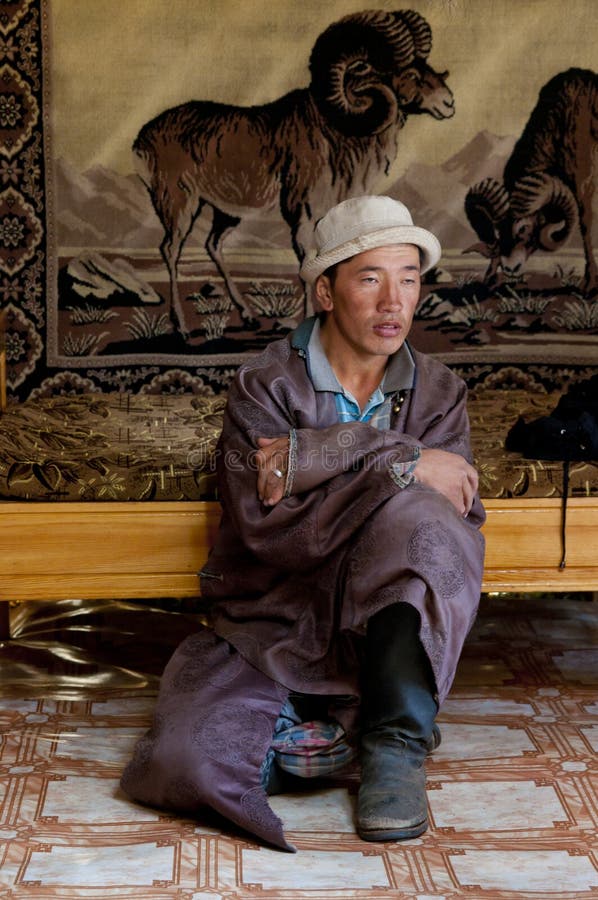 Mongoolse mensen redactionele stock afbeelding. Image of scenario ...