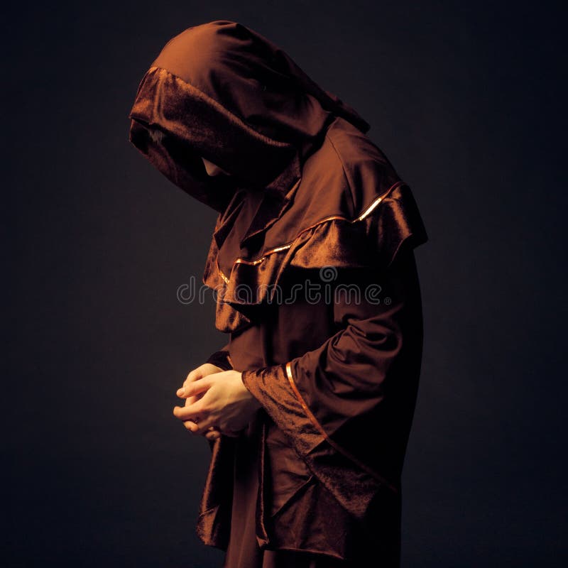 Monje católico misterioso imagen de archivo. Imagen de cristianismo ...