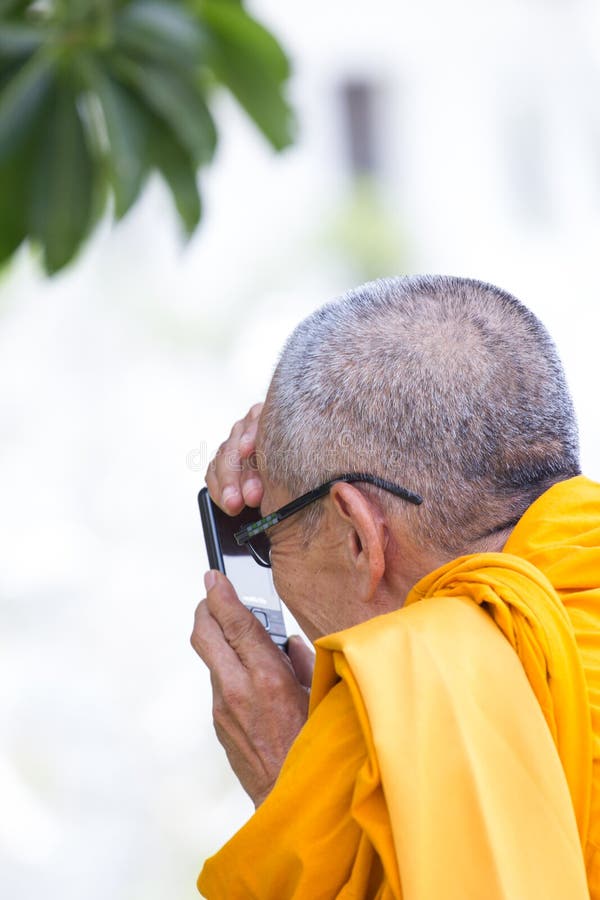 Mobile Monk editorial stock image. Image of cambodia - 33592234