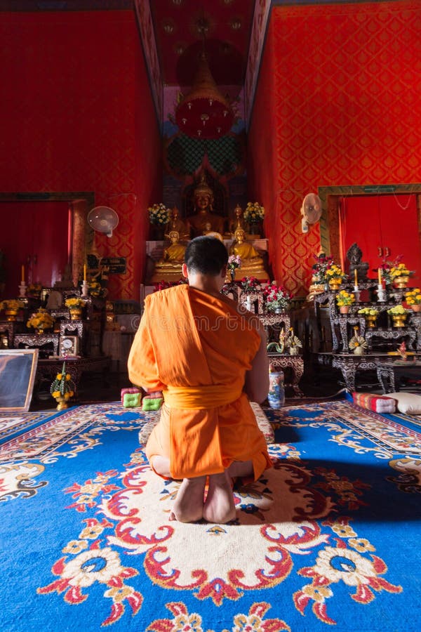 Monk was praying editorial photo. Image of pray, temple - 65187451