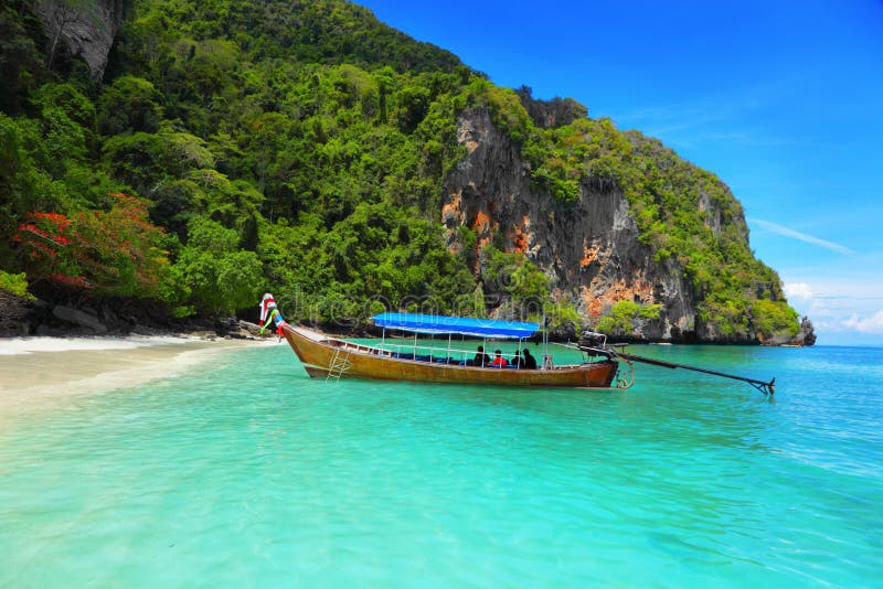 Monkey Bay stock photo. Image of long, beauty, island - 9740070