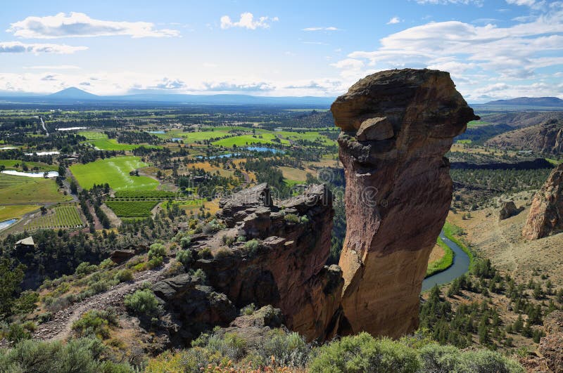 Monkey Face, Smith Rock Park Stock Photo - Image of crooked, park: 79122074