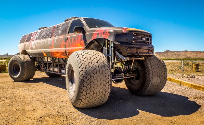 Caminhão De Monstro Extremo Foto de Stock Editorial - Imagem de ...