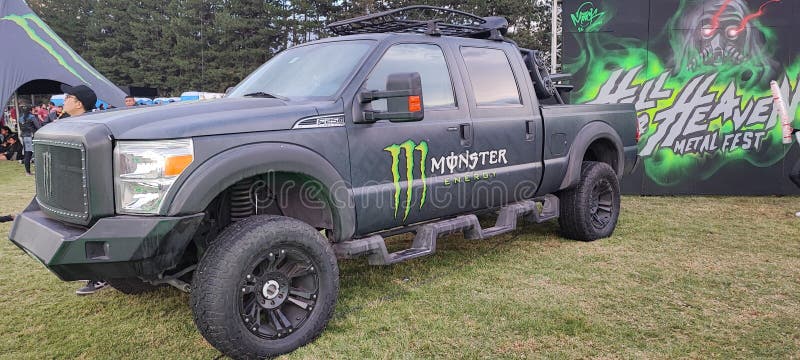 Monstruo de la camioneta foto de archivo editorial. Imagen de carro ...