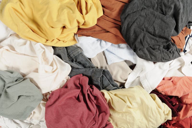 Montón Grande De La Ropa Colorida Fotos - Libres de Derechos y ...