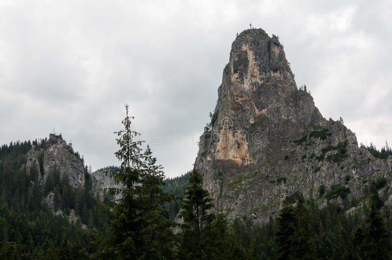 Barrage De Bicaz : Lac De Source De Montagne Image stock - Image du ...