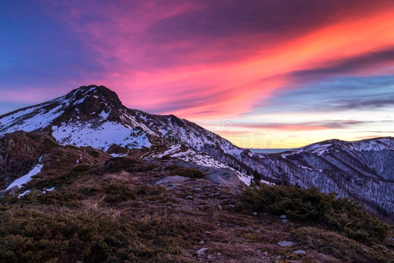 Montagne di Balcani fotografia stock. Immagine di bulgaro - 70599734