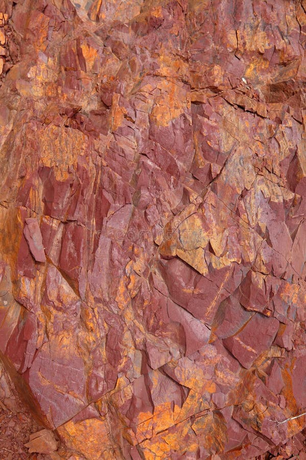 Montagne Normale Avec La Pierre Rouge De Rodeno Photo stock - Image du ...