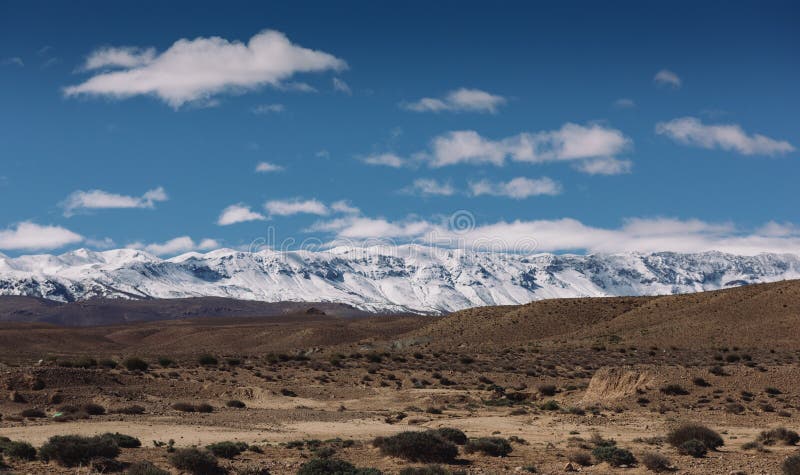 Montagnes d'atlas, Maroc photo stock. Image du nature - 65758032
