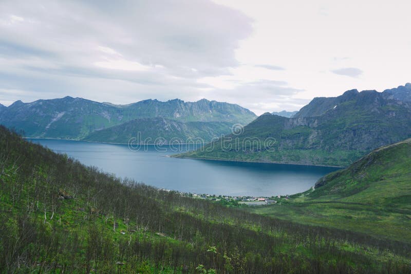 Montanha De Segla, Senja, Noruega Imagem de Stock - Imagem de sunset ...