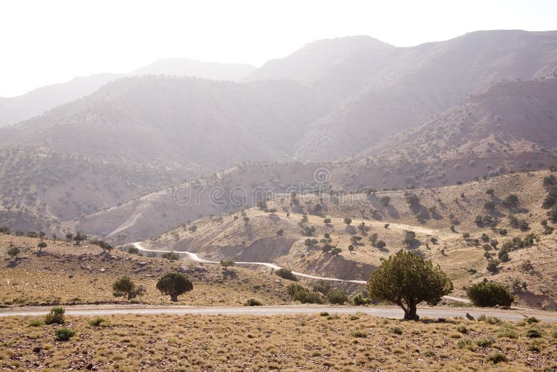 Montanhas Marrocos Do Atlas Imagem de Stock - Imagem de morcego, rota ...