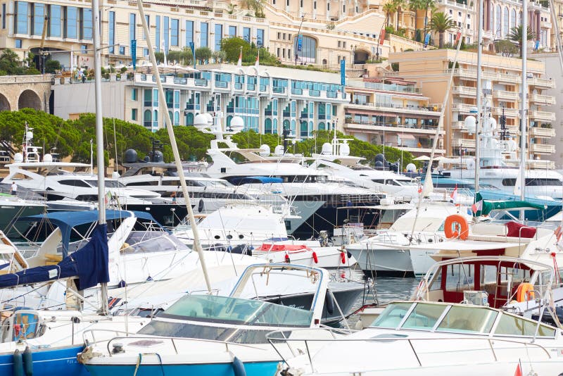 Monte - Carlo Hamn I En Sommardag I Monte - Carlo, Monaco Redaktionell ...