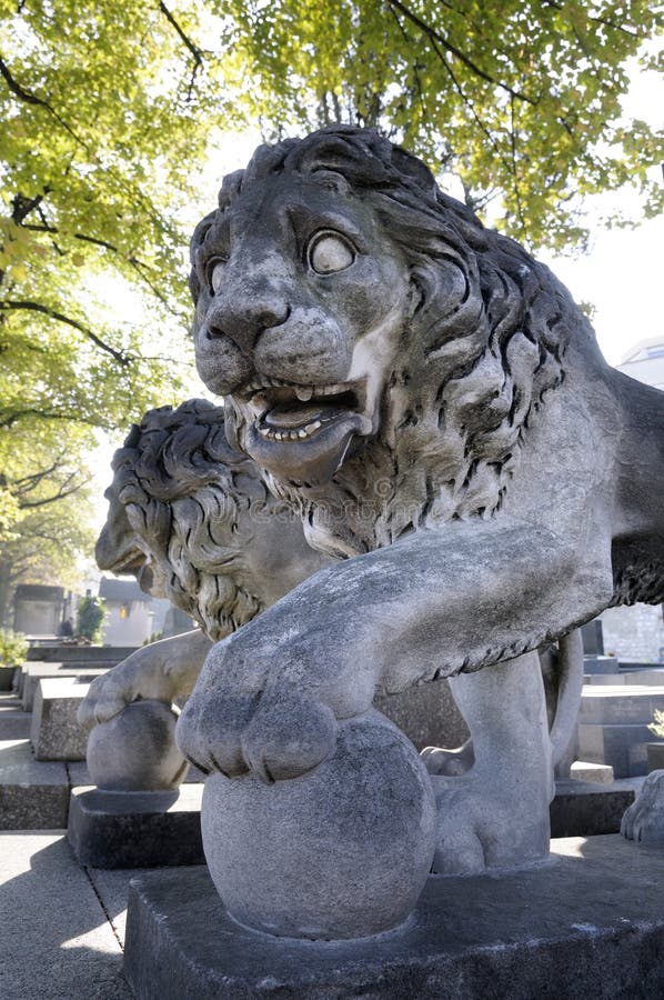 Montparnasse Cemetery Cimetiere Du Montparnasse Paris Foto de archivo ...
