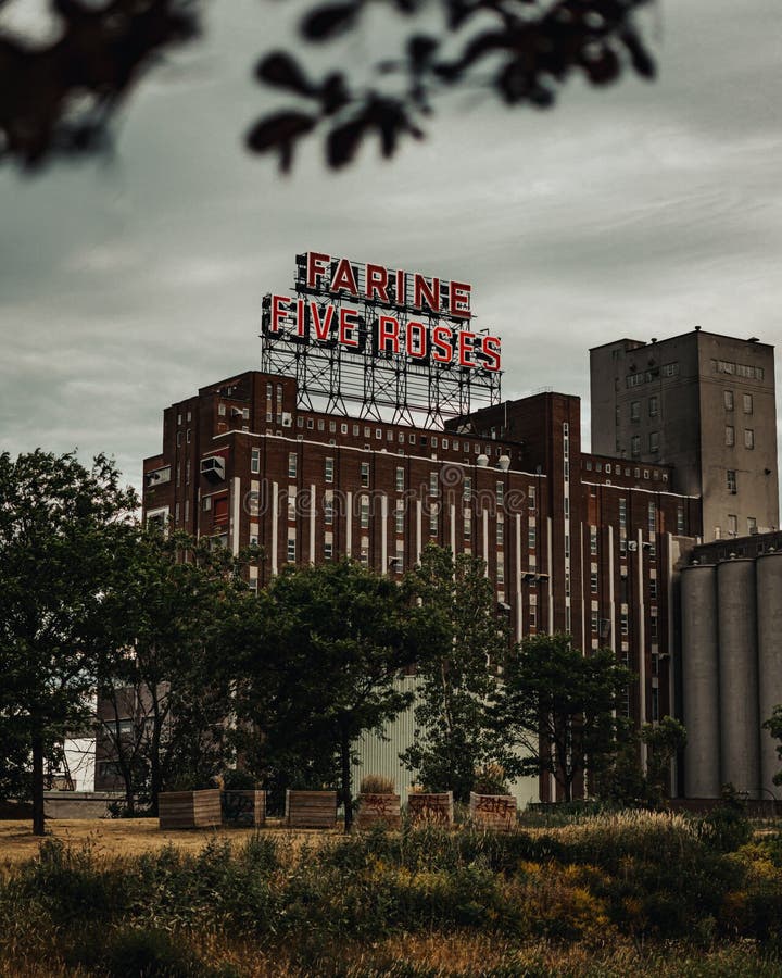 Farine five roses building editorial stock image. Image of port - 237528489