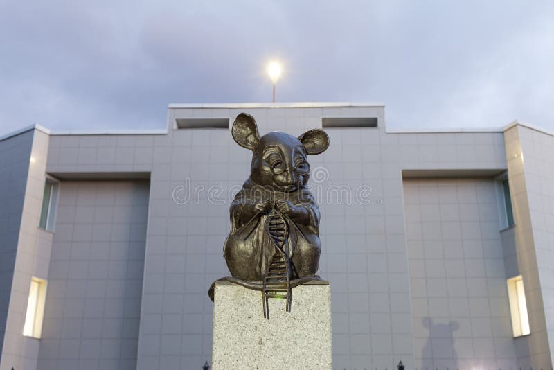 Monument Au Rat De Laboratoire Photo stock - Image du souris, automne ...