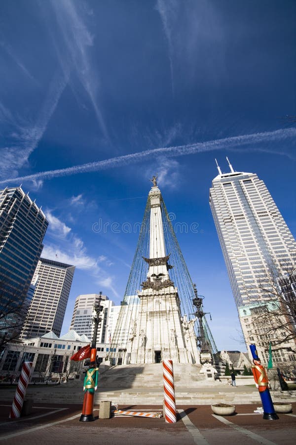Monument Circle stock image. Image of indianapolis, white - 11671433