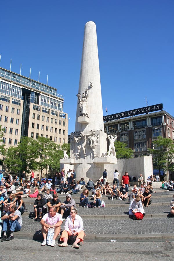 Dam Square Amsterdam editorial photo. Image of amsterdam - 21351521