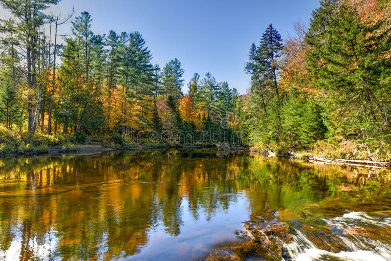 Monument Falls - New York stock photo. Image of drive - 61538718