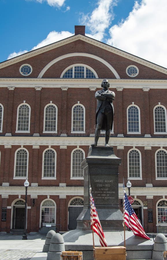 Samuel Adams-Statue Vor Faneuil Hall in Boston - BOSTON, MASSACHUSETTS ...