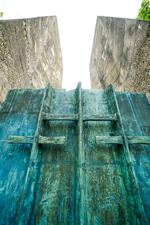 Monument Gate of the Dead on the Rhine Meadows Editorial Stock Image ...