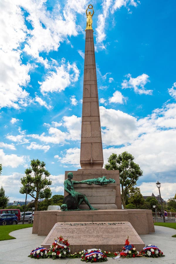 Monument Golden Lady, Luxembourg Stock Image - Image of lady, world ... Monument Golden Lady, Luxembourg Stock Image - Image of lady, world ...