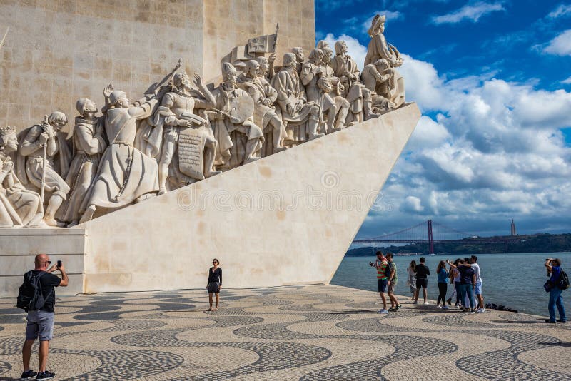 Monument in Libson, Portugal Editorial Stock Photo - Image of building ...