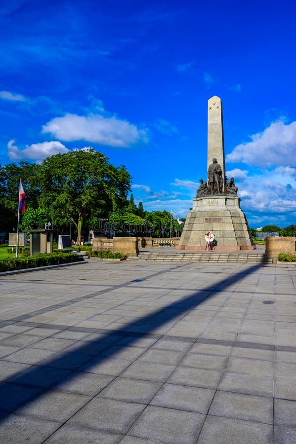 Monument in Memory of Jose Rizal in Rizal Park in Metro Manila ...