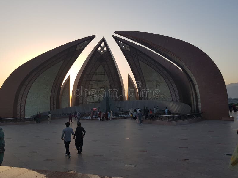 The Monument at Shakar Parian Editorial Image - Image of tourism, dome ...