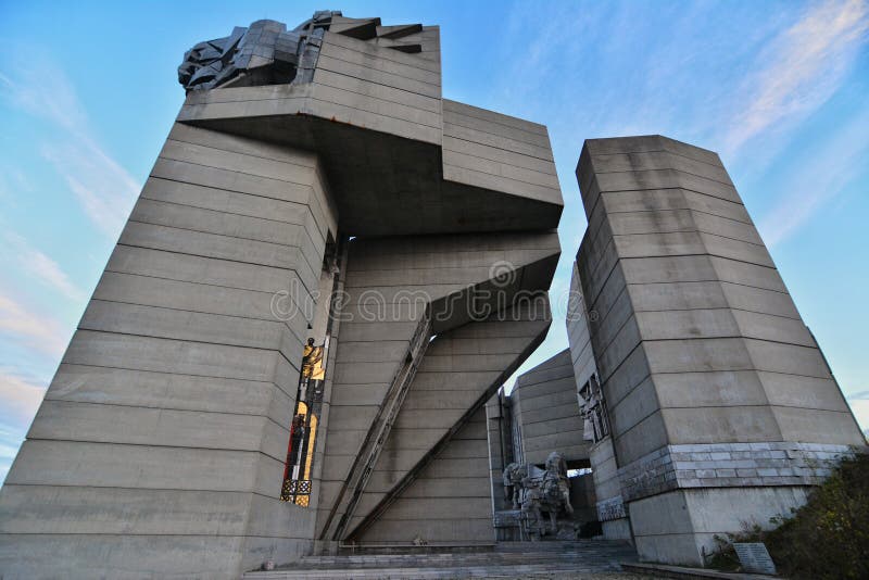 Monument of Shumen, Bulgaria Editorial Photo - Image of history, shumen ...