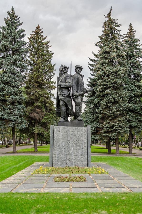 Monument of Soviet Soldiers Stock Photo - Image of union, military ...