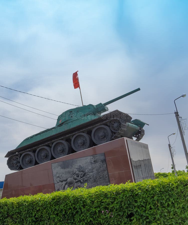 Monument with a Tank and a Red Flag Editorial Photo - Image of ...